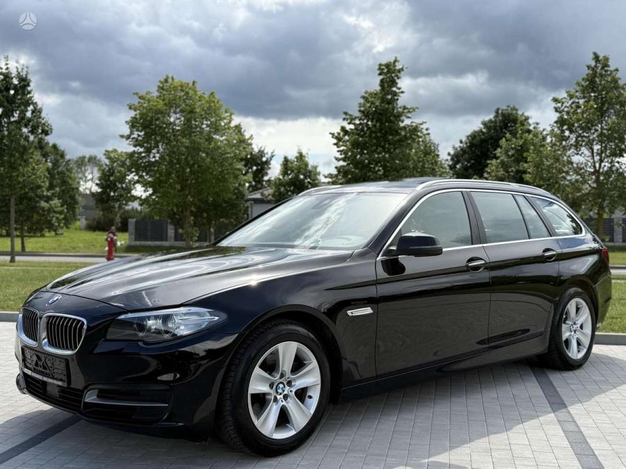 Black BMW 520 2016 in Siauliai, with an engine capacity of 2.00 L and mileage of 299 thousand km for 10950 €, photo 5 on AUTOMOTO.COM.LV