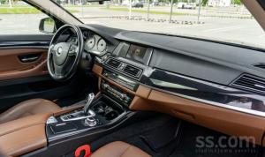Black BMW 520 2016 in Riga, with an engine capacity of 2.00 L and mileage of 268 thousand km for 10590 €, photo 11 on AUTOMOTO.COM.LV