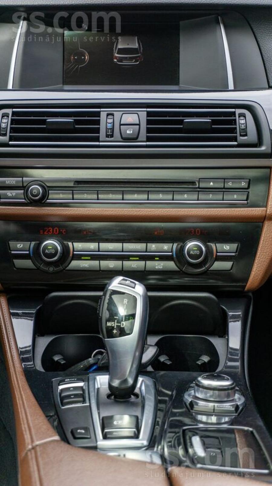 Black BMW 520 2016 in Riga, with an engine capacity of 2.00 L and mileage of 268 thousand km for 10590 €, photo 13 on AUTOMOTO.COM.LV