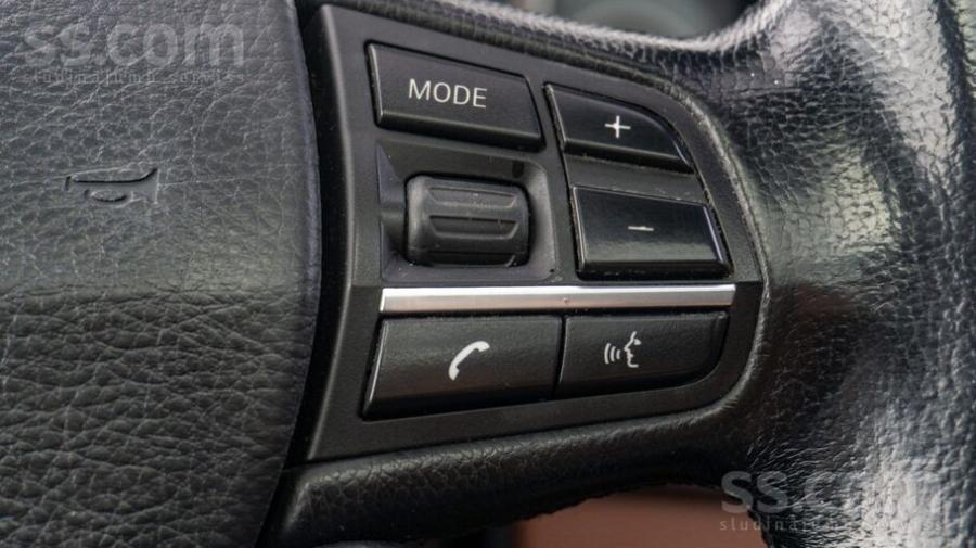 Black BMW 520 2016 in Riga, with an engine capacity of 2.00 L and mileage of 268 thousand km for 10590 €, photo 20 on AUTOMOTO.COM.LV