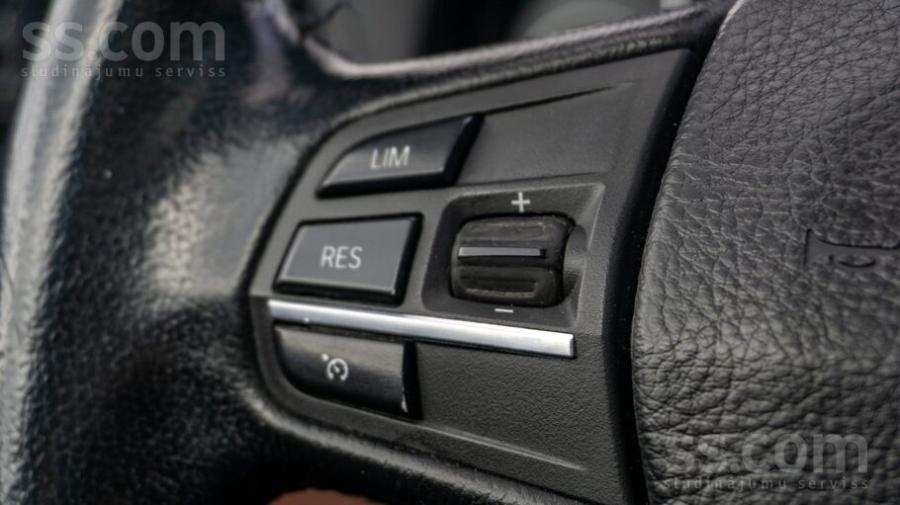 Black BMW 520 2016 in Riga, with an engine capacity of 2.00 L and mileage of 268 thousand km for 10590 €, photo 21 on AUTOMOTO.COM.LV