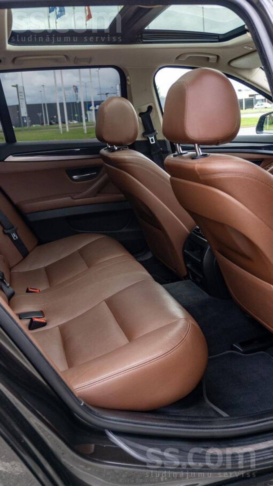Black BMW 520 2016 in Riga, with an engine capacity of 2.00 L and mileage of 268 thousand km for 10590 €, photo 29 on AUTOMOTO.COM.LV