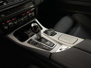 Melns BMW 520 2016 Marijampole, ar dzinēja tilpumu 2.00 L un nobraukumu 213 tūkst. km par 14999 €, foto 4 vietnē AUTOMOTO.COM.LV