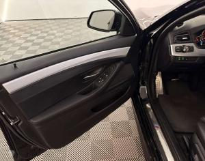 Melns BMW 520 2016 Marijampole, ar dzinēja tilpumu 2.00 L un nobraukumu 213 tūkst. km par 14999 €, foto 15 vietnē AUTOMOTO.COM.LV