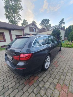 Black BMW 520 2016 in Riga, with an engine capacity of 2.00 L and mileage of 370 thousand km for 8500 €, photo 4 on AUTOMOTO.COM.LV