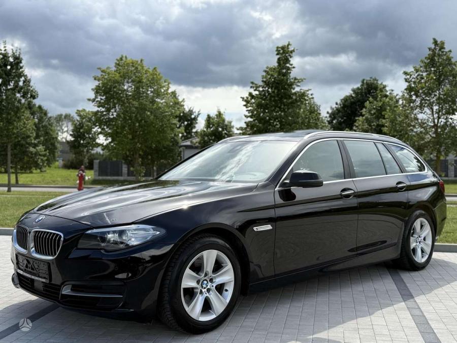 Black BMW 520 2016 in Siauliai, with an engine capacity of 2.00 L and mileage of 299 thousand km for 10950 €, photo 5 on AUTOMOTO.COM.LV