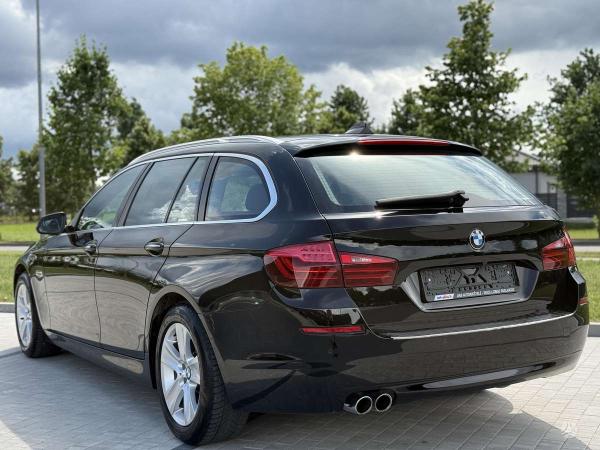 Melns BMW 520 2016 Šauļi, ar dzinēja tilpumu 2.00 L un nobraukumu 299 tūkst. km par 10950 €, foto 10 vietnē AUTOMOTO.COM.LV