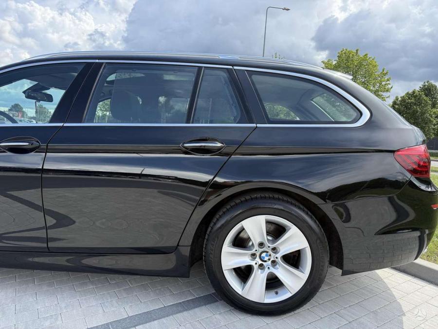Black BMW 520 2016 in Siauliai, with an engine capacity of 2.00 L and mileage of 299 thousand km for 10950 €, photo 15 on AUTOMOTO.COM.LV