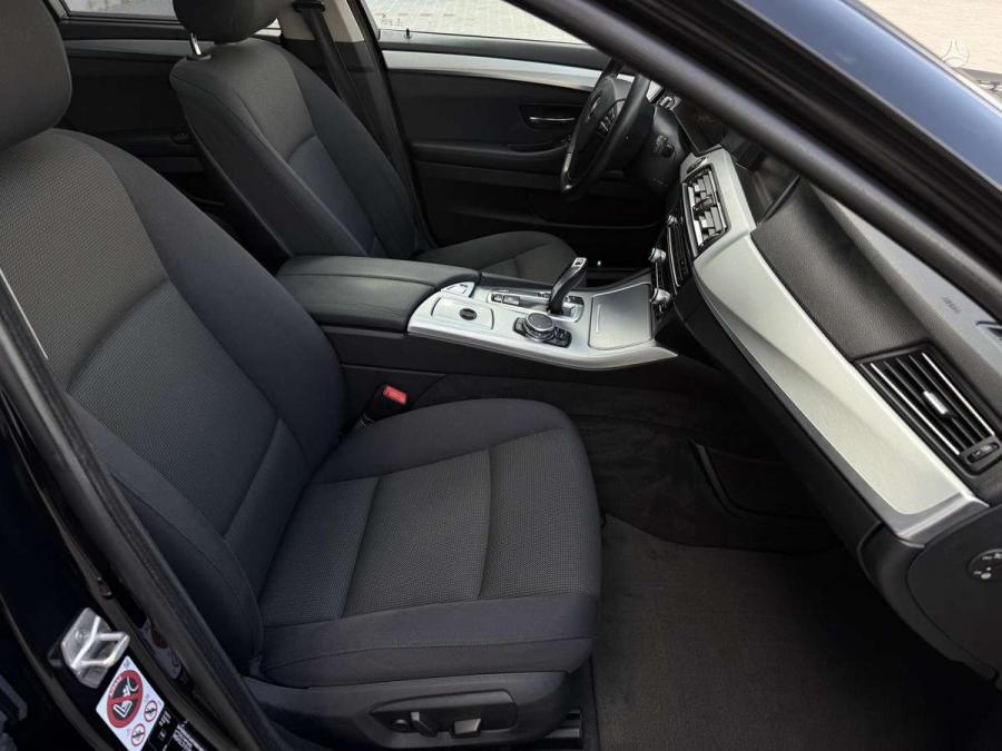 Black BMW 520 2016 in Siauliai, with an engine capacity of 2.00 L and mileage of 299 thousand km for 10950 €, photo 24 on AUTOMOTO.COM.LV