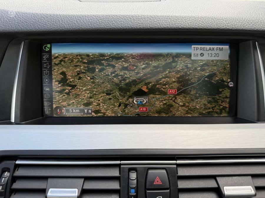 Black BMW 520 2016 in Siauliai, with an engine capacity of 2.00 L and mileage of 299 thousand km for 10950 €, photo 28 on AUTOMOTO.COM.LV