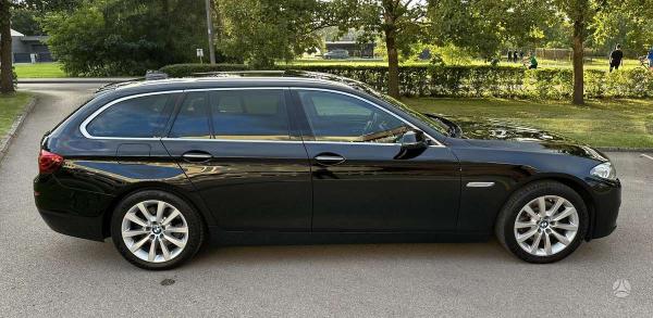 Black BMW 520 2016 in Prienai, with an engine capacity of 2.00 L and mileage of 283 thousand km for 10999 €, photo 7 on AUTOMOTO.COM.LV