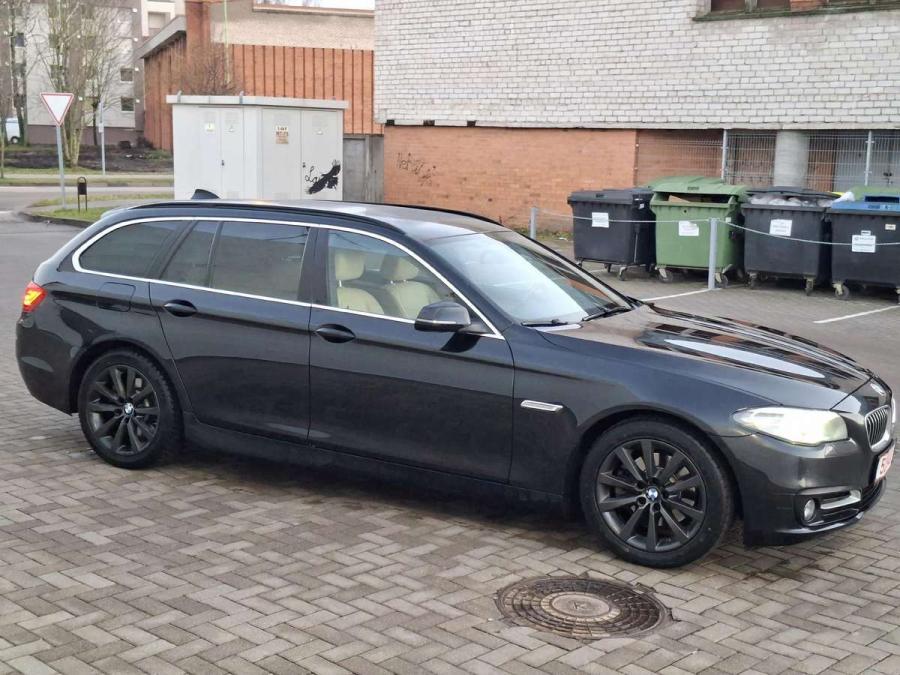 Black BMW 520 2017 in Silute, with an engine capacity of 2.00 L and mileage of 258 thousand km for 7999 €, photo 2 on AUTOMOTO.COM.LV
