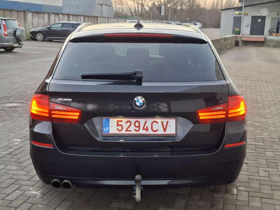 Black BMW 520 2017 in Silute, with an engine capacity of 2.00 L and mileage of 258 thousand km for 7999 €, photo 8 on AUTOMOTO.COM.LV