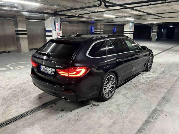 Melns BMW 520 2017 Panevēža, ar dzinēja tilpumu 2.00 L un nobraukumu 194 tūkst. km par 20000 €, foto 5 vietnē AUTOMOTO.COM.LV
