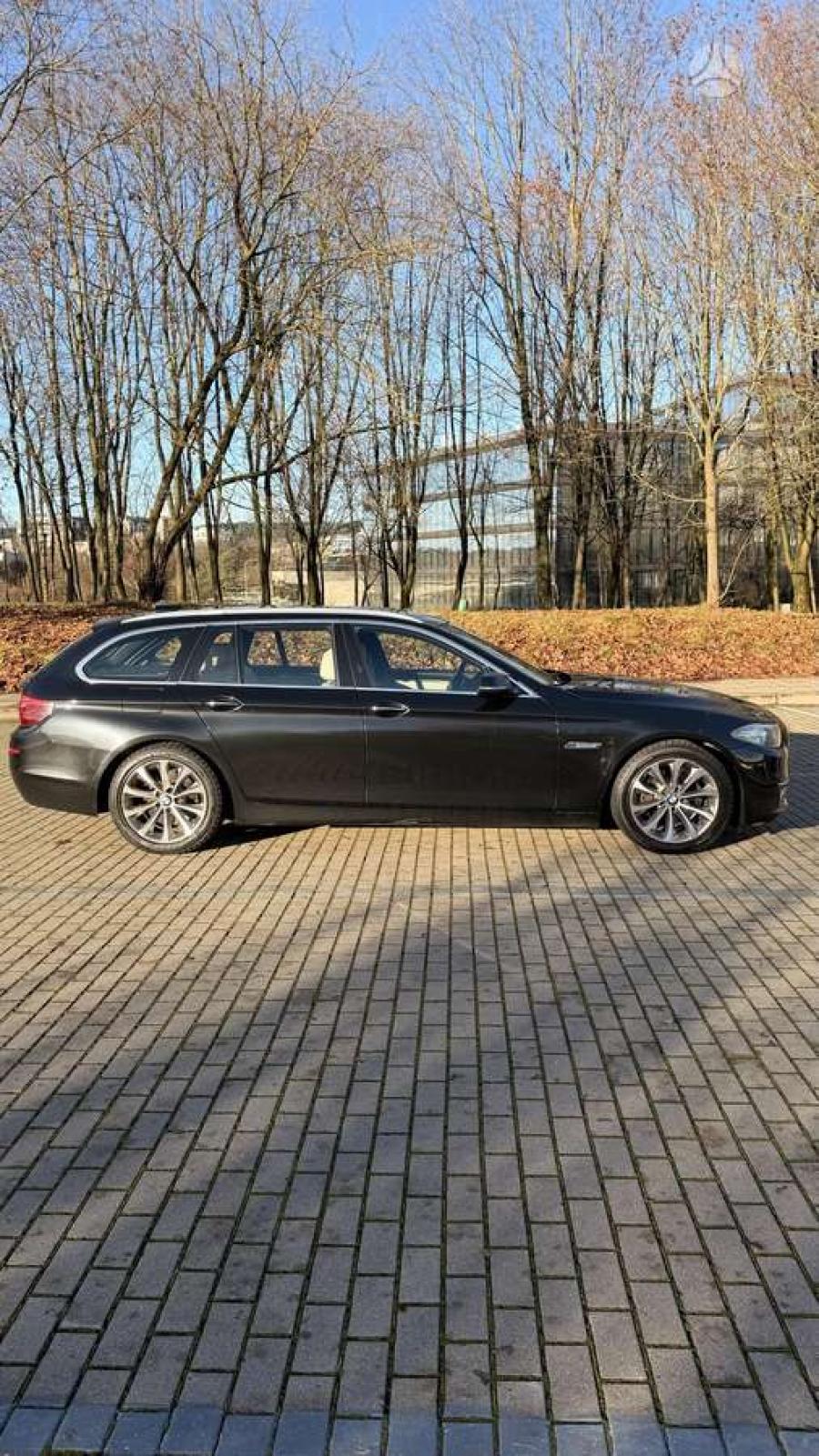 Black BMW 520 2017 in Vilnius, with an engine capacity of 2.00 L and mileage of 332 thousand km for 9800 €, photo 2 on AUTOMOTO.COM.LV