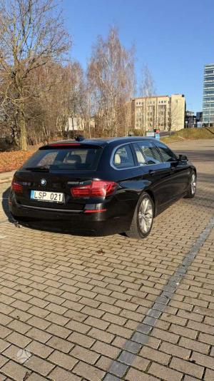 Black BMW 520 2017 in Vilnius, with an engine capacity of 2.00 L and mileage of 332 thousand km for 9800 €, photo 3 on AUTOMOTO.COM.LV