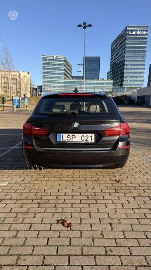 Black BMW 520 2017 in Vilnius, with an engine capacity of 2.00 L and mileage of 332 thousand km for 9800 €, photo 4 on AUTOMOTO.COM.LV
