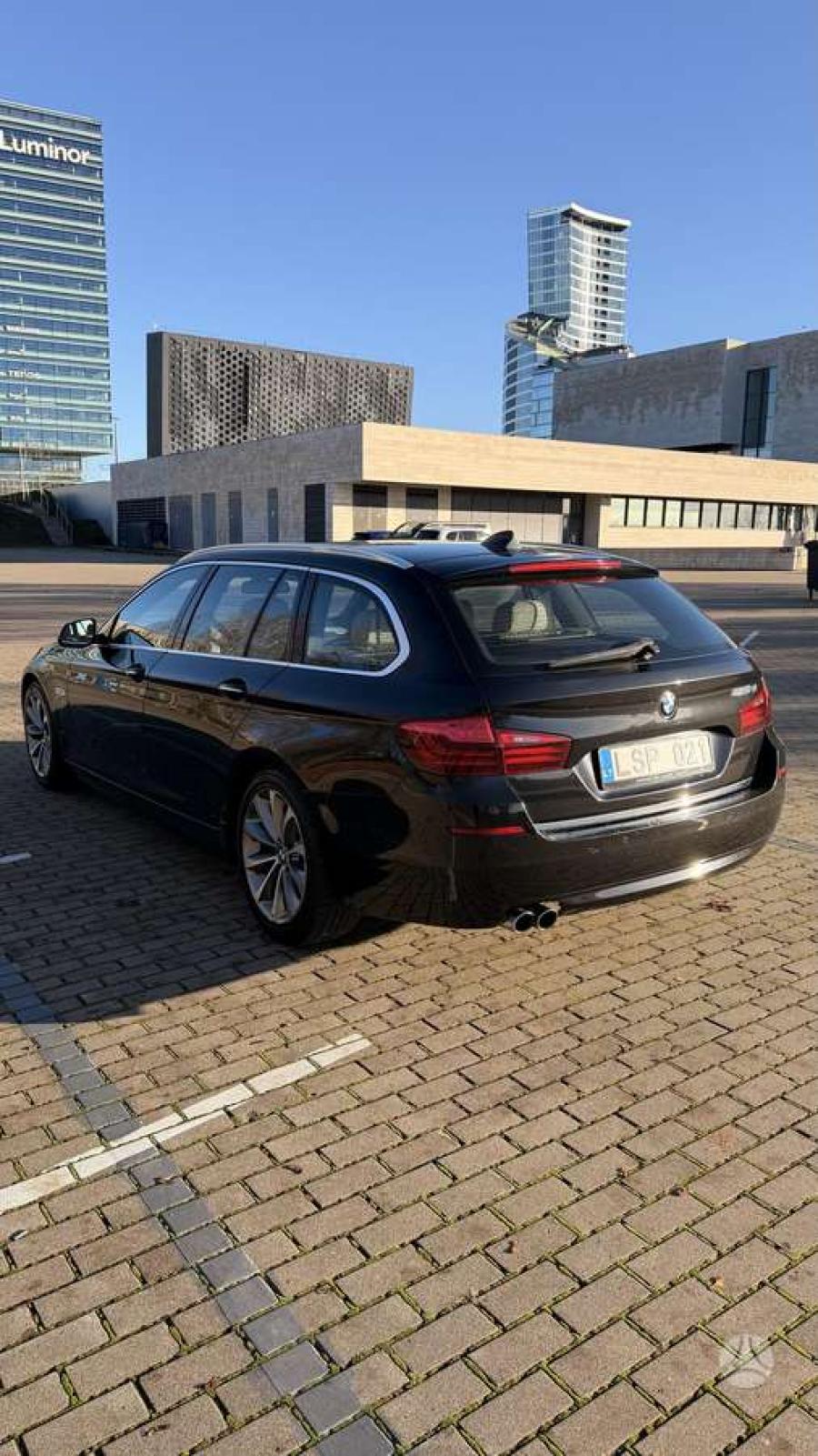 Black BMW 520 2017 in Vilnius, with an engine capacity of 2.00 L and mileage of 332 thousand km for 9800 €, photo 5 on AUTOMOTO.COM.LV