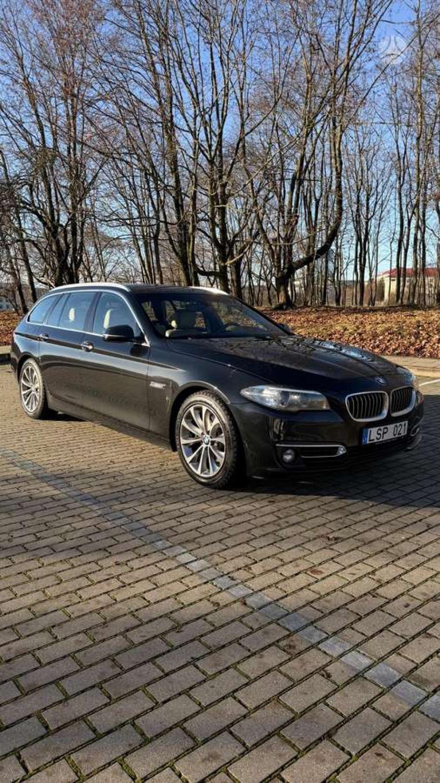 Black BMW 520 2017 in Vilnius, with an engine capacity of 2.00 L and mileage of 332 thousand km for 9800 €, photo 6 on AUTOMOTO.COM.LV
