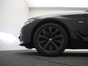 Black BMW 520 2017 in Vilnius, with an engine capacity of 2.00 L and mileage of 195 thousand km for 19499 €, photo 28 on AUTOMOTO.COM.LV
