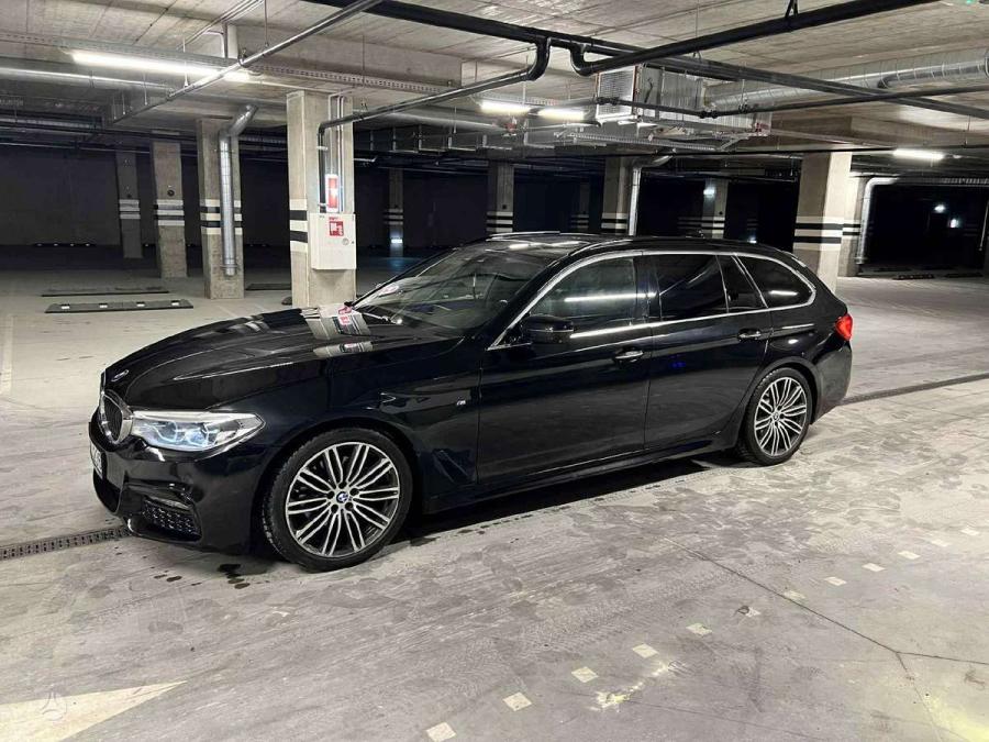 Melns BMW 520 2017 Panevēža, ar dzinēja tilpumu 2.00 L un nobraukumu 194 tūkst. km par 19000 €, foto 7 vietnē AUTOMOTO.COM.LV