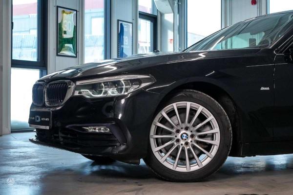 Black BMW 520 2017 in Kaunas, with an engine capacity of 2.00 L and mileage of 249 thousand km for 19950 €, photo 6 on AUTOMOTO.COM.LV