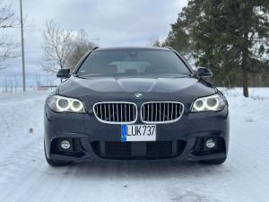 Black BMW 520 2017 in Naujoji Akmene, with an engine capacity of 2.00 L and mileage of 260 thousand km for 13000 €, photo  on AUTOMOTO.COM.LV