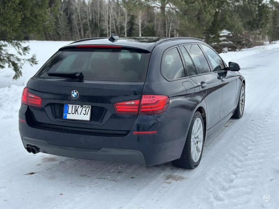 Черный БМВ 520 2017 в Науйойи-Акмяне, объемом двигателя 2.00 л и пробегом 260 тыс. км за 13000 €, фото 5 на AUTOMOTO.COM.LV