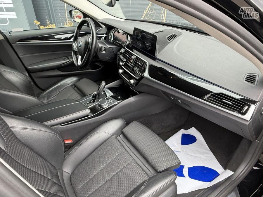 Melns BMW 520 2017 Viļņa, ar dzinēja tilpumu 2.00 L un nobraukumu 299 tūkst. km par 17500 €, foto 14 vietnē AUTOMOTO.COM.LV