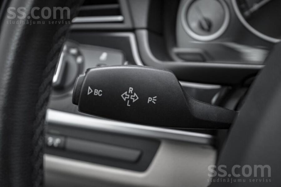 Black BMW 520 2017 in Riga, with an engine capacity of 2.00 L and mileage of 231 thousand km for 13250 €, photo 17 on AUTOMOTO.COM.LV
