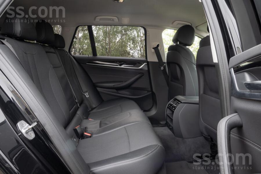 Black BMW 520 2017 in Tukums, with an engine capacity of 2.00 L and mileage of 269 thousand km for 15990 €, photo 19 on AUTOMOTO.COM.LV