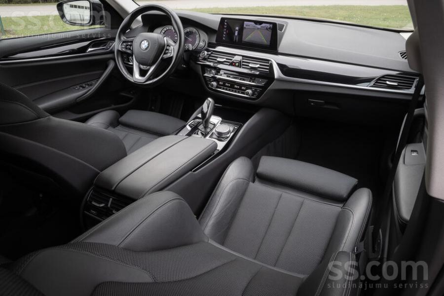 Black BMW 520 2017 in Tukums, with an engine capacity of 2.00 L and mileage of 269 thousand km for 15990 €, photo 20 on AUTOMOTO.COM.LV
