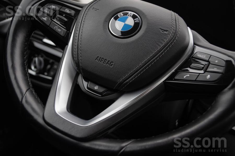 Black BMW 520 2017 in Tukums, with an engine capacity of 2.00 L and mileage of 269 thousand km for 15990 €, photo 22 on AUTOMOTO.COM.LV