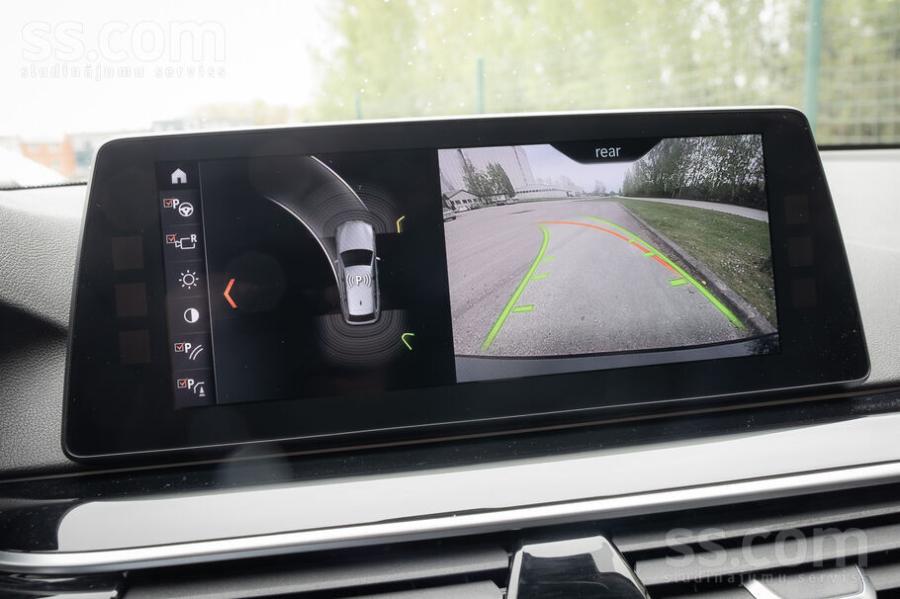 Black BMW 520 2017 in Tukums, with an engine capacity of 2.00 L and mileage of 269 thousand km for 15990 €, photo 24 on AUTOMOTO.COM.LV
