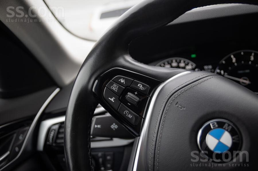 Black BMW 520 2017 in Tukums, with an engine capacity of 2.00 L and mileage of 269 thousand km for 15990 €, photo 29 on AUTOMOTO.COM.LV