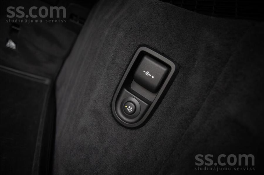 Black BMW 520 2017 in Tukums, with an engine capacity of 2.00 L and mileage of 269 thousand km for 15990 €, photo 35 on AUTOMOTO.COM.LV