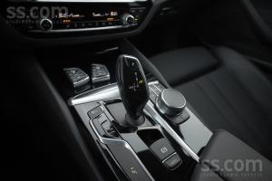 Melns BMW 520 2017 Rīga, ar dzinēja tilpumu 2.00 L un nobraukumu 270 tūkst. km par 14500 €, foto 25 vietnē AUTOMOTO.COM.LV