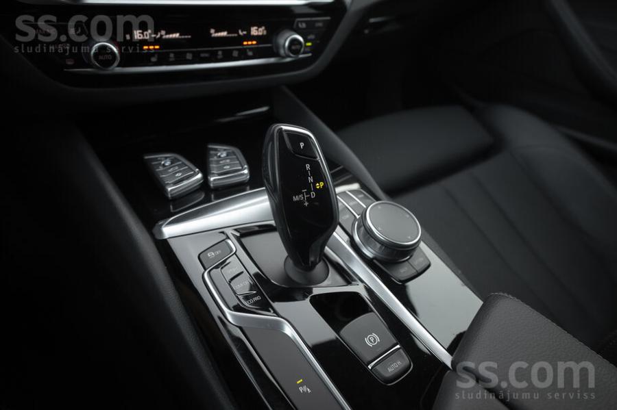 Melns BMW 520 2017 Rīga, ar dzinēja tilpumu 2.00 L un nobraukumu 270 tūkst. km par 14500 €, foto 25 vietnē AUTOMOTO.COM.LV