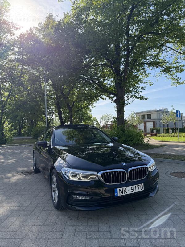 Black BMW 520 2017 in Riga, with an engine capacity of 2.00 L and mileage of 219 thousand km for 18700 €, photo 3 on AUTOMOTO.COM.LV