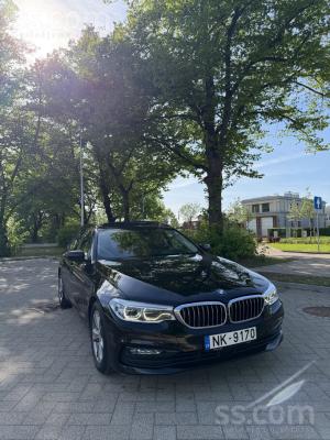 Black BMW 520 2017 in Riga, with an engine capacity of 2.00 L and mileage of 219 thousand km for 18700 €, photo 4 on AUTOMOTO.COM.LV