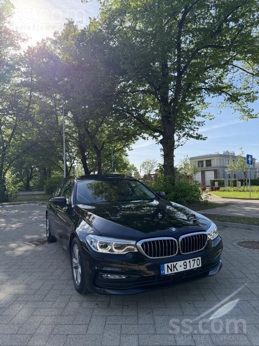 Black BMW 520 2017 in Riga, with an engine capacity of 2.00 L and mileage of 219 thousand km for 18700 €, photo 4 on AUTOMOTO.COM.LV