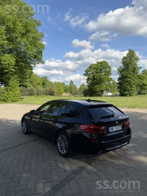 Black BMW 520 2017 in Riga, with an engine capacity of 2.00 L and mileage of 219 thousand km for 18700 €, photo 5 on AUTOMOTO.COM.LV