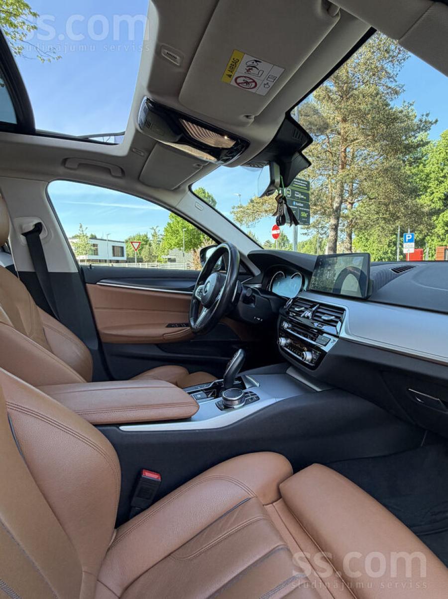 Black BMW 520 2017 in Riga, with an engine capacity of 2.00 L and mileage of 219 thousand km for 18700 €, photo 9 on AUTOMOTO.COM.LV