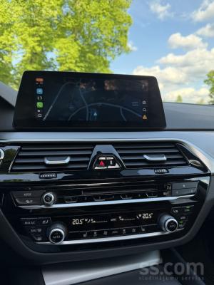 Black BMW 520 2017 in Riga, with an engine capacity of 2.00 L and mileage of 219 thousand km for 18700 €, photo 11 on AUTOMOTO.COM.LV