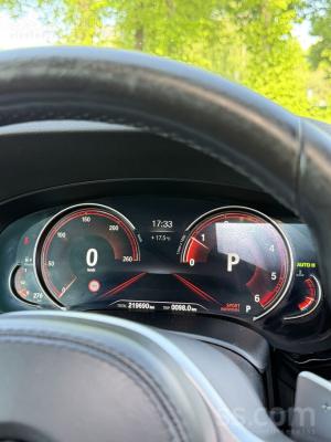 Black BMW 520 2017 in Riga, with an engine capacity of 2.00 L and mileage of 219 thousand km for 18700 €, photo 13 on AUTOMOTO.COM.LV
