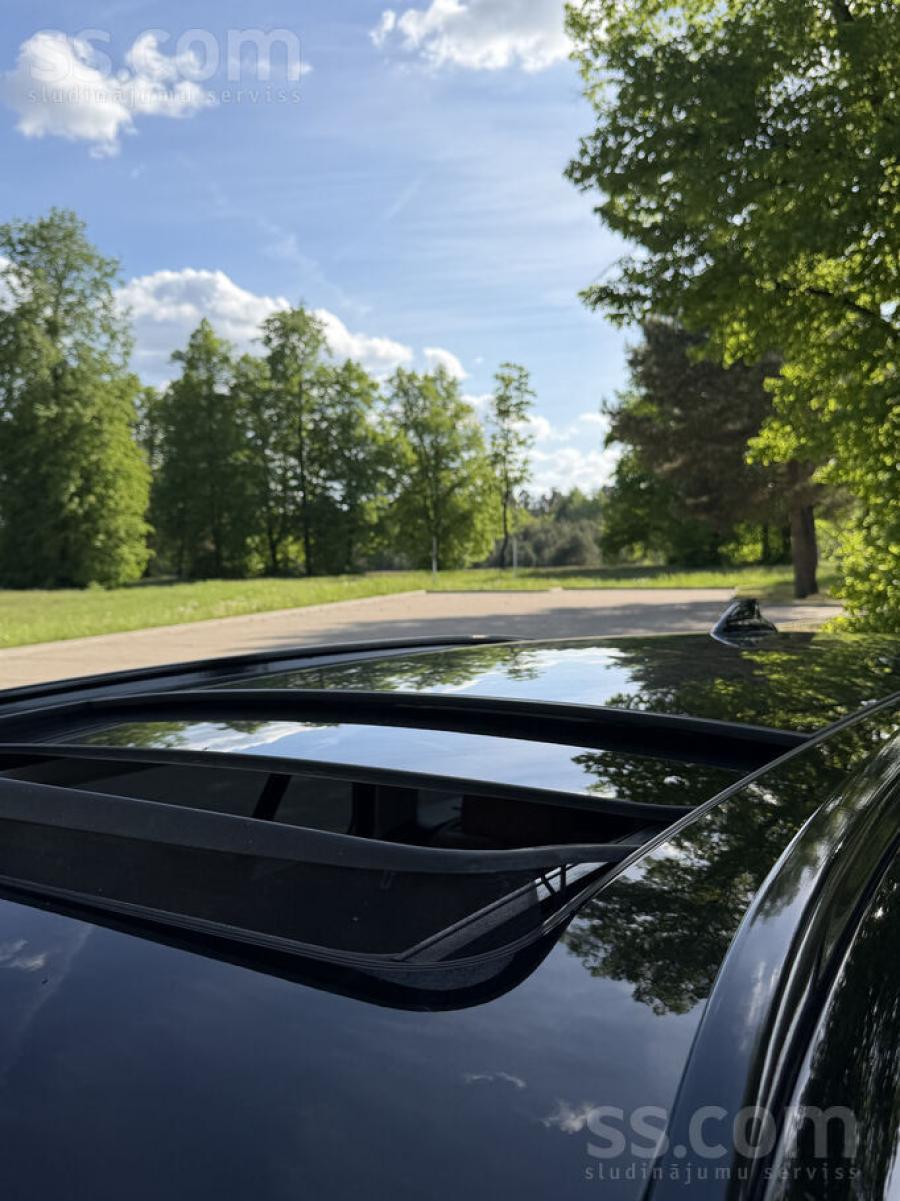 Black BMW 520 2017 in Riga, with an engine capacity of 2.00 L and mileage of 219 thousand km for 18700 €, photo 15 on AUTOMOTO.COM.LV