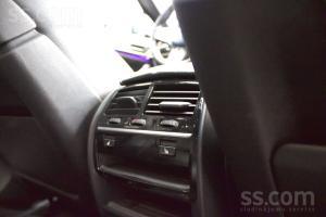 Black BMW 520 2017 in Riga, with an engine capacity of 2.00 L and mileage of 284 thousand km for 18900 €, photo 13 on AUTOMOTO.COM.LV