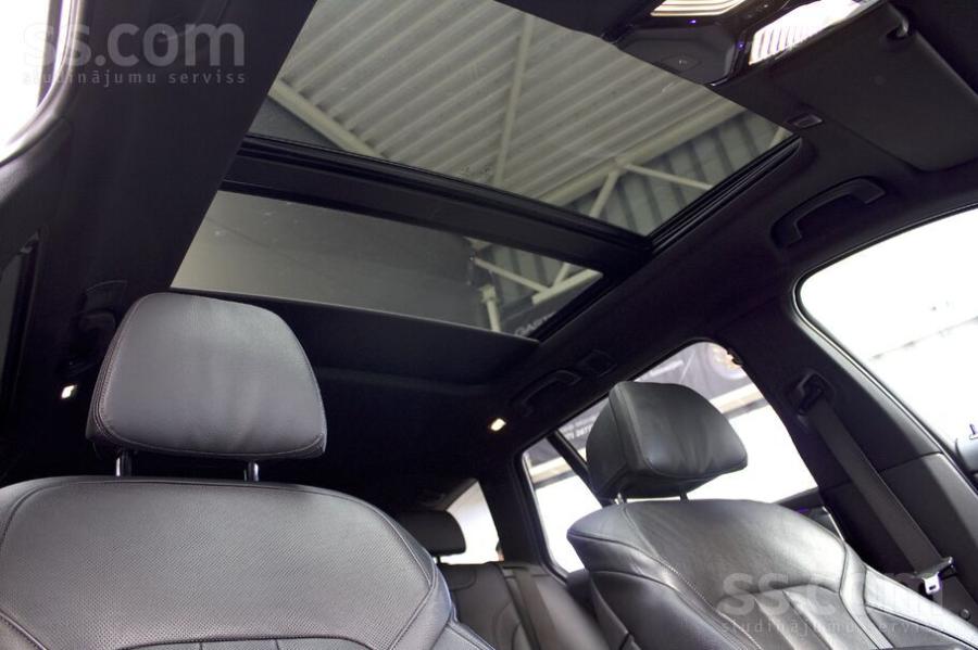 Black BMW 520 2017 in Riga, with an engine capacity of 2.00 L and mileage of 284 thousand km for 18900 €, photo 14 on AUTOMOTO.COM.LV