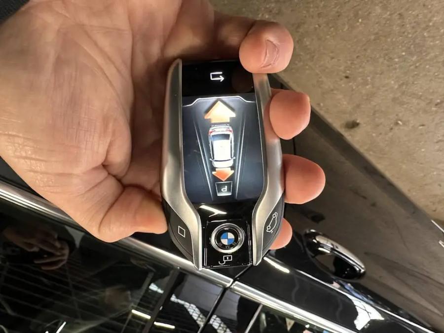 Melns BMW 520 2017 Jūrmala, ar dzinēja tilpumu 2.00 L un nobraukumu 210 tūkst. km par 19995 €, foto 54 vietnē AUTOMOTO.COM.LV