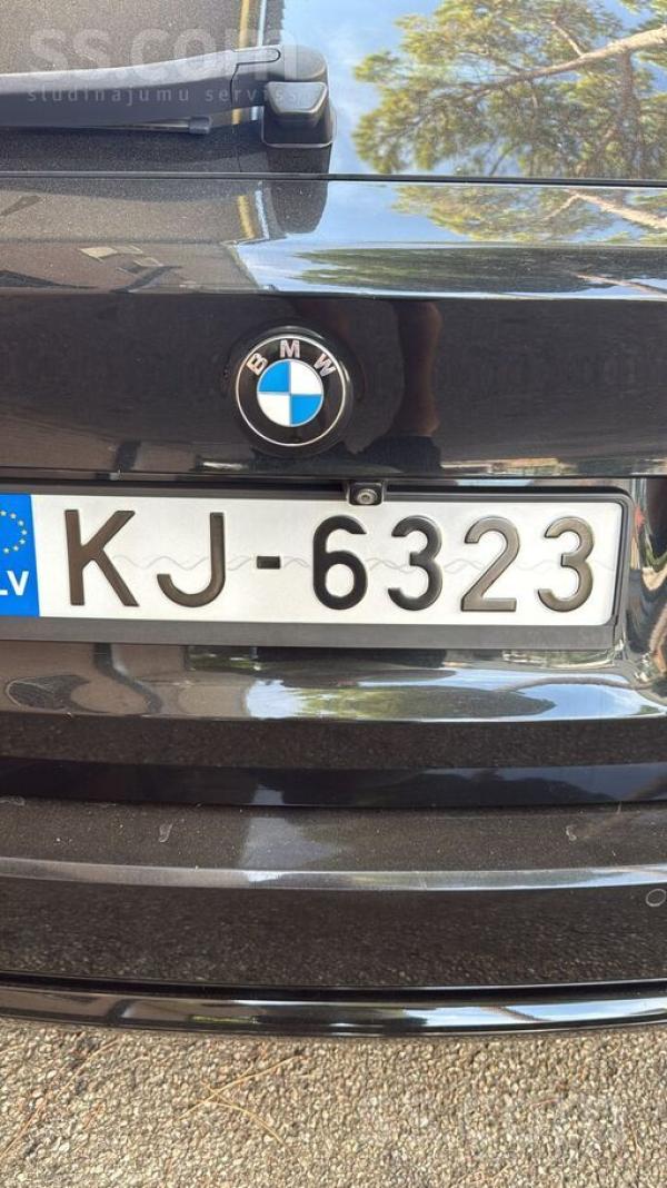 Black BMW 520 2017 in Riga, with an engine capacity of 2.00 L and mileage of 160 thousand km for 20000 €, photo 5 on AUTOMOTO.COM.LV